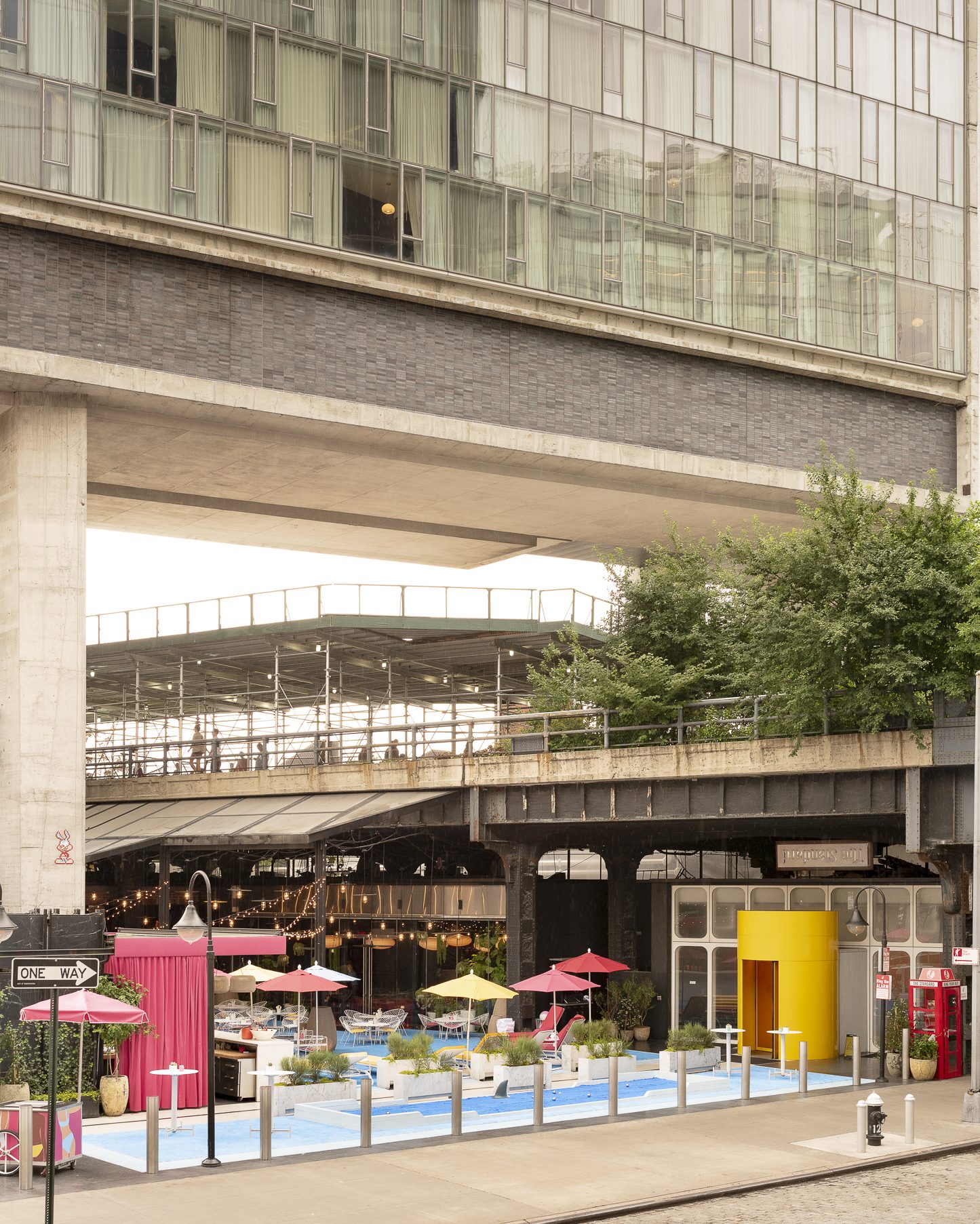 The Standard NYC Just Opened a “No Pool” Pool Bar | domino