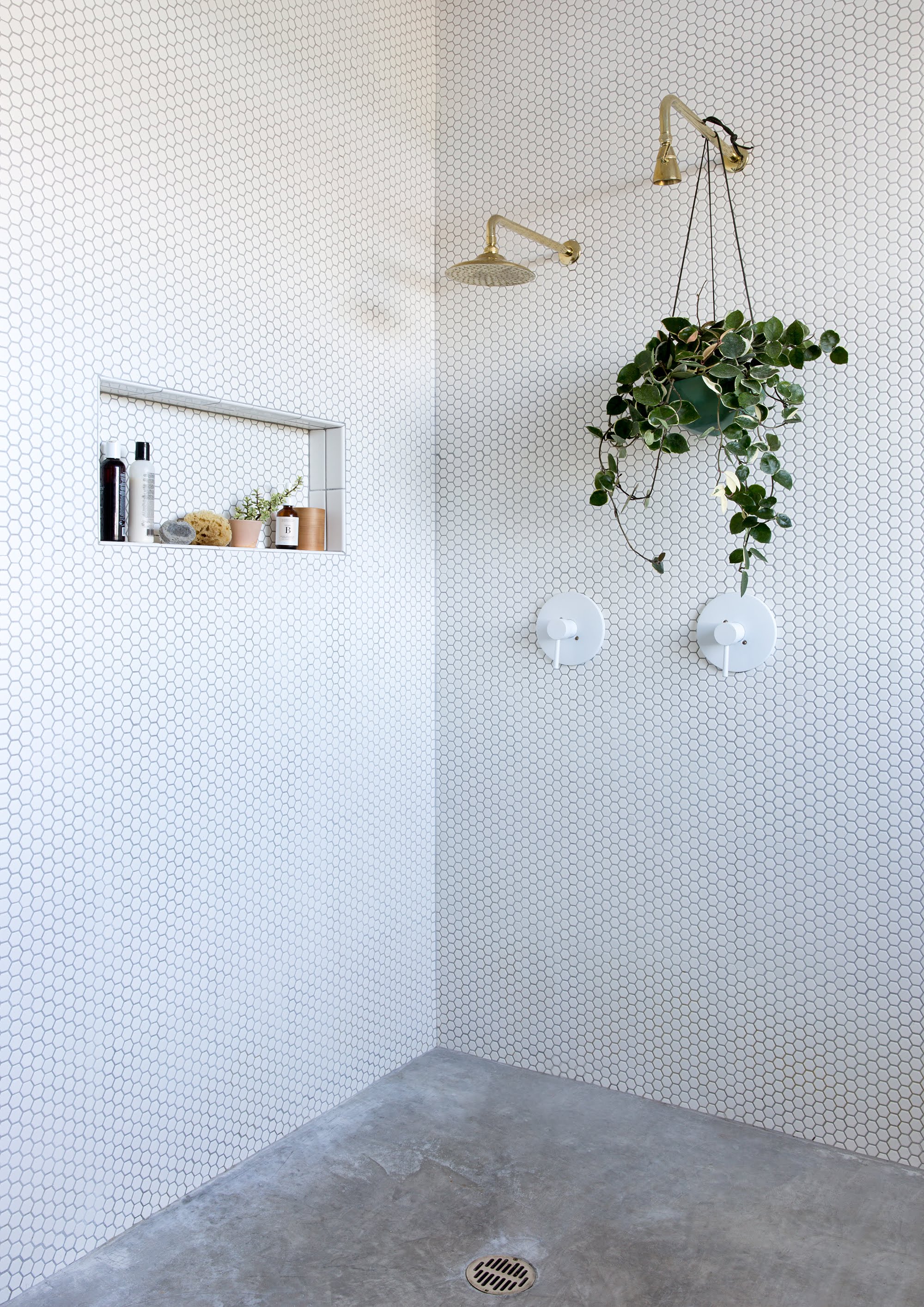 Good Smelling Cleaning Products To Clean Your Home | domino