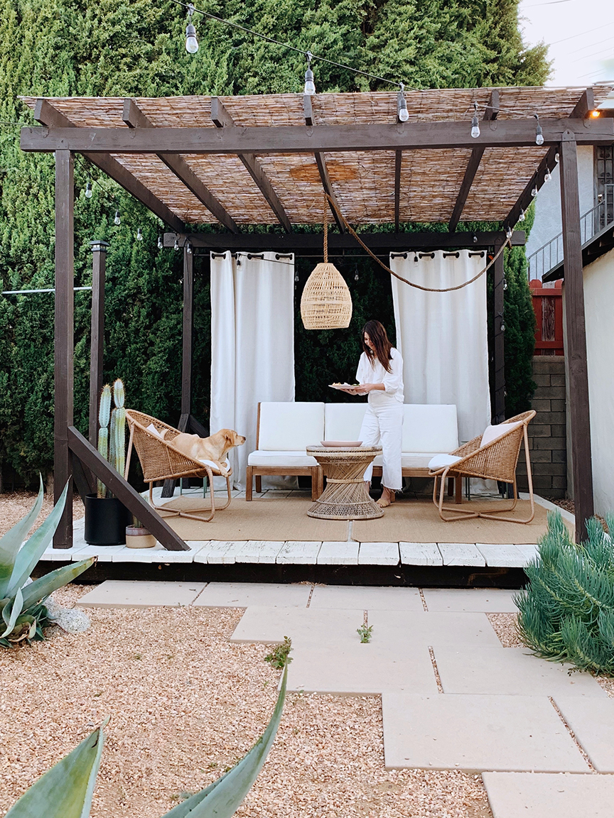 This Formerly Lattice-Covered Pergola Got a Palm Springs-Inspired Facelift
