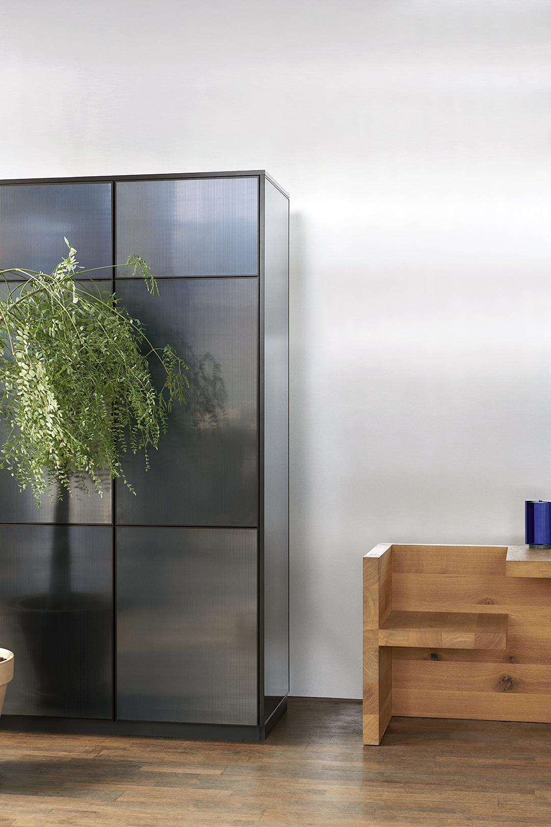 These Cabinets Are the Middle Ground Between Closed Doors and Open Shelves