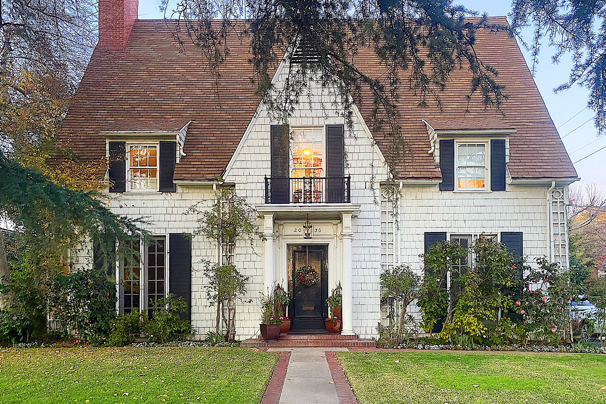 A Real Look at a Los Angeles Home That Is Constantly Booked by Film ...