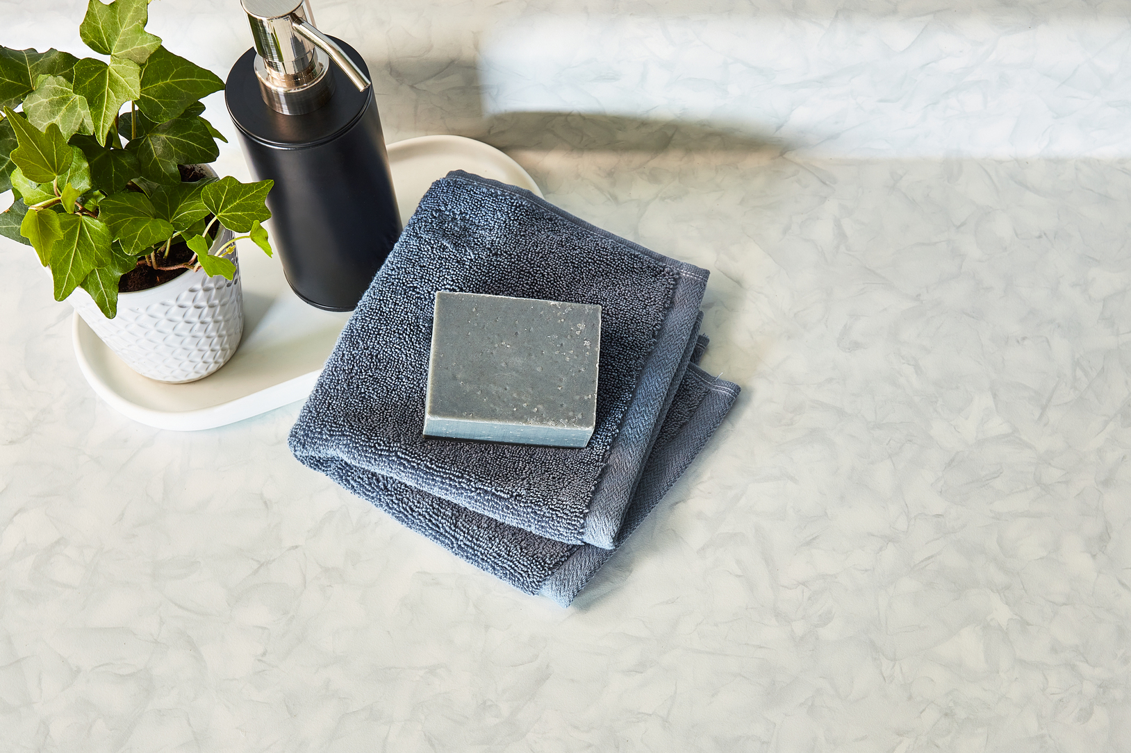 This Formica Surface Costs 96% Less Than Fused Glass | domino