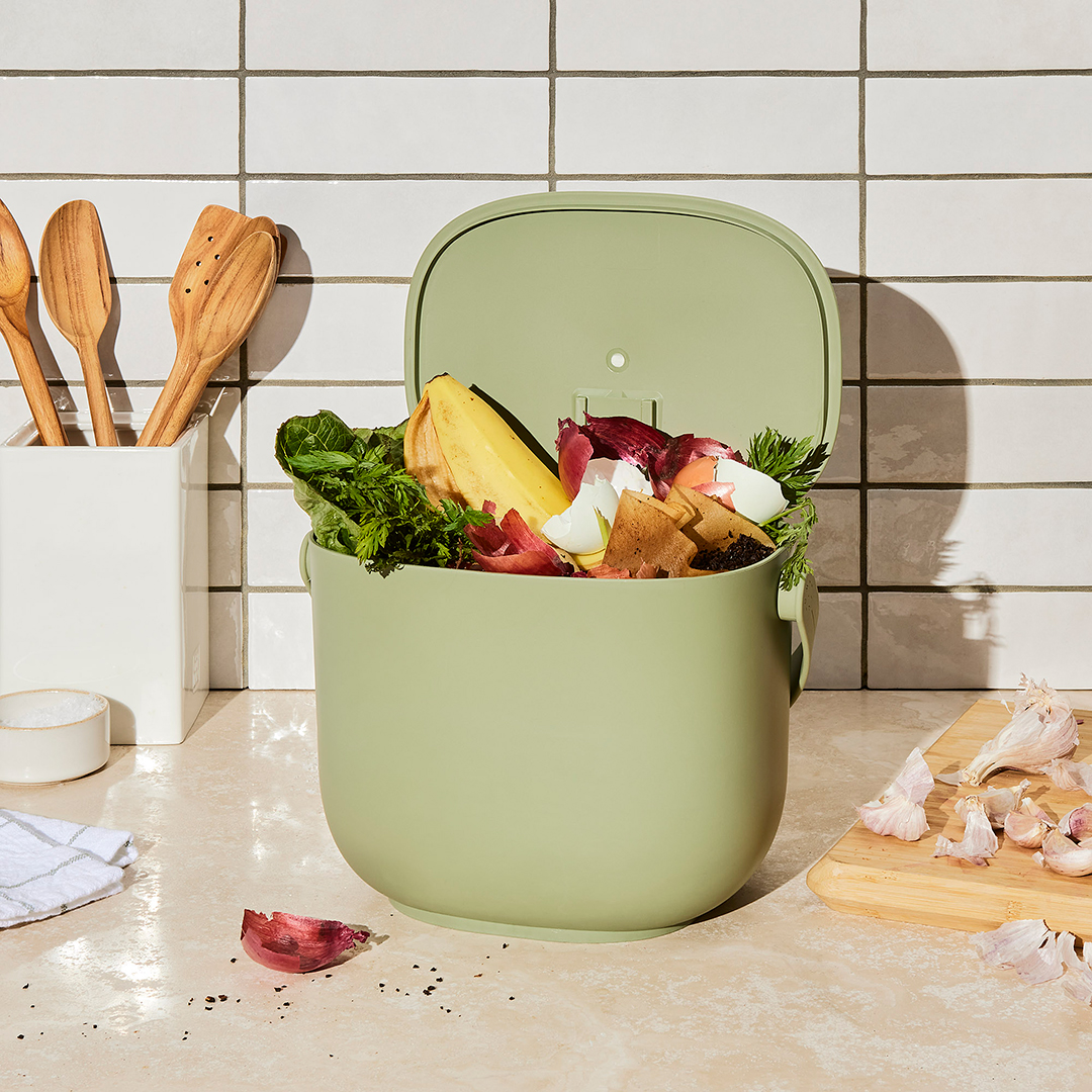 I Found a Countertop Compost Bin That Really, Truly Traps Any Bad Odors ...