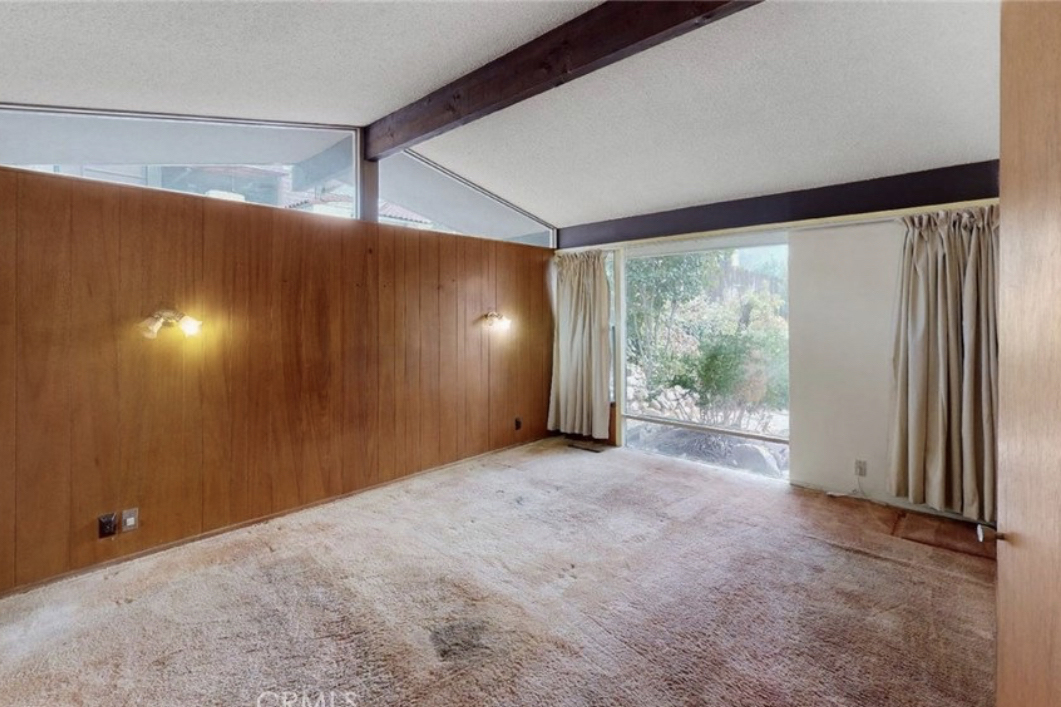 This Mid-Century Home Makes a Case for Using Walnut Wood Everywhere