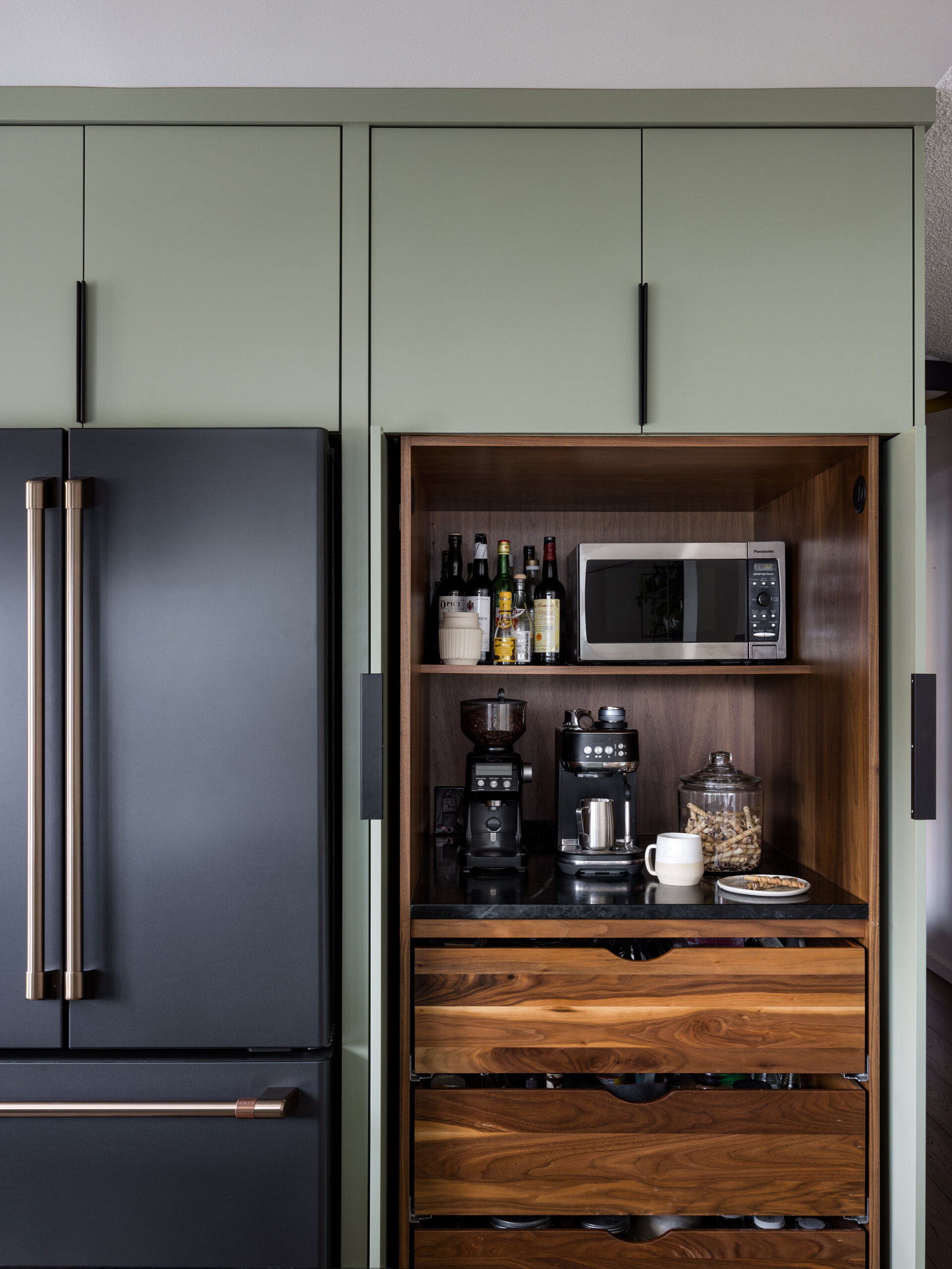 In This Seattle Kitchen, a Walnut “Super Pantry” Saves the Day