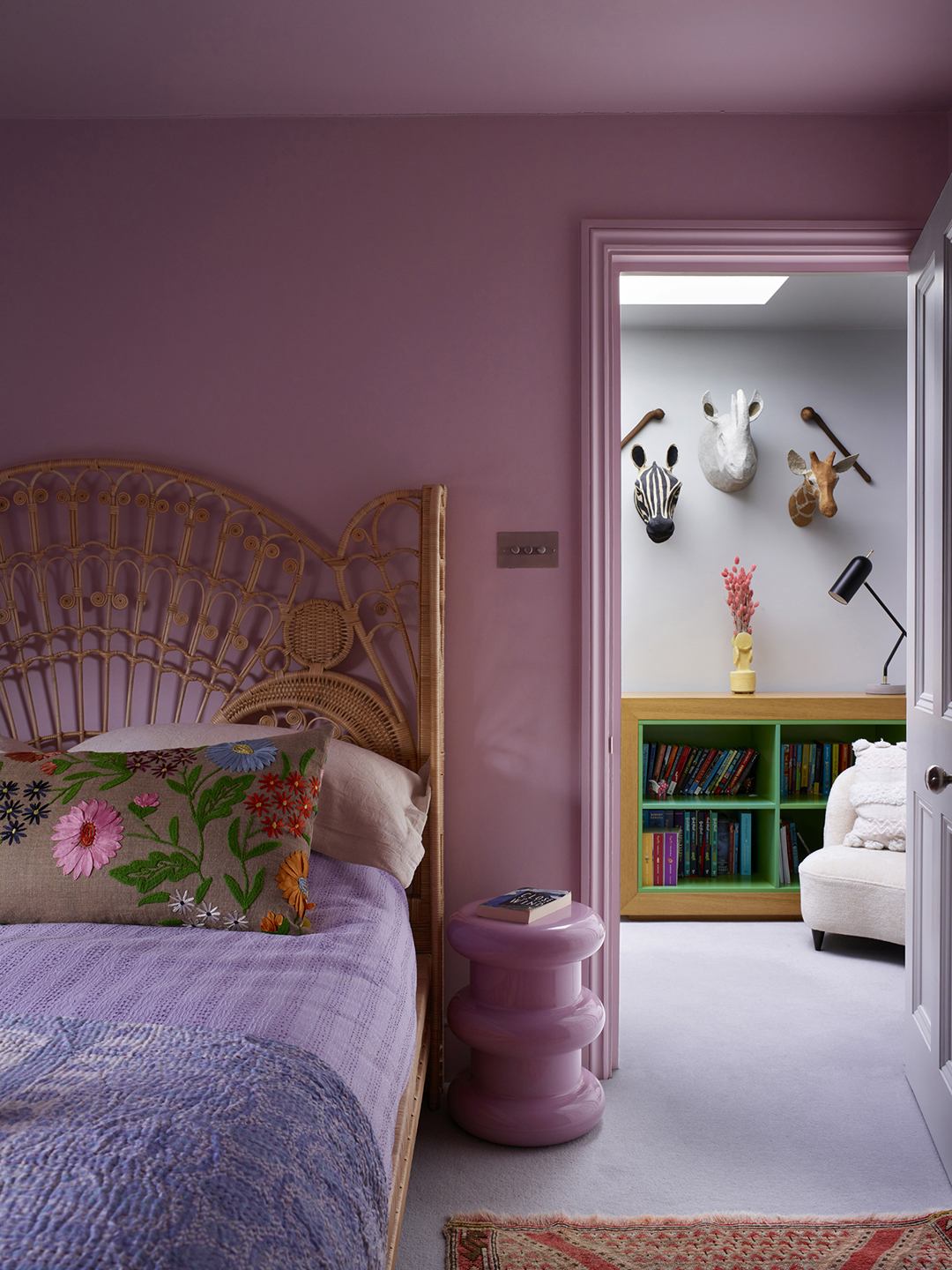 At the Heart of This London Home Is a White Kitchen with a Surprising ...
