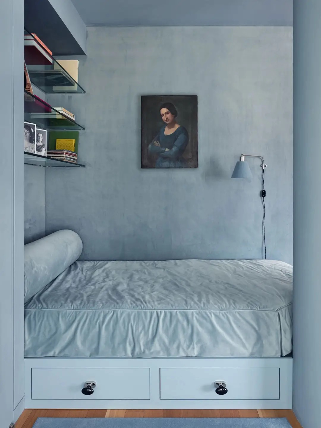 Accent Walls Have Met Their Match in These Monochrome Bedrooms