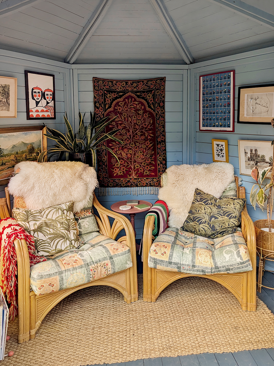At the End of This Once-Barren Yard Is a Shed That’s Now a Cozy Hideaway