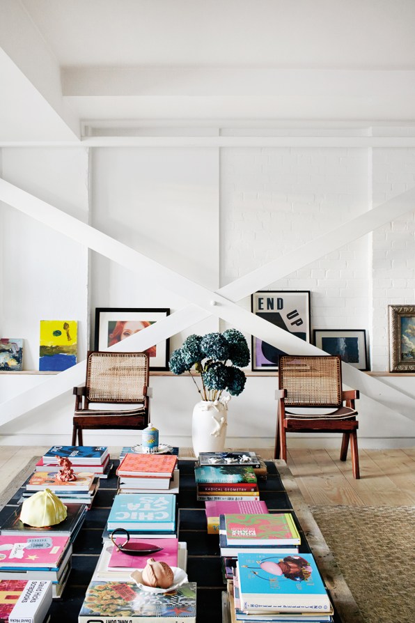 Tour Creative Alex Eagle's Art-Filled London Flat