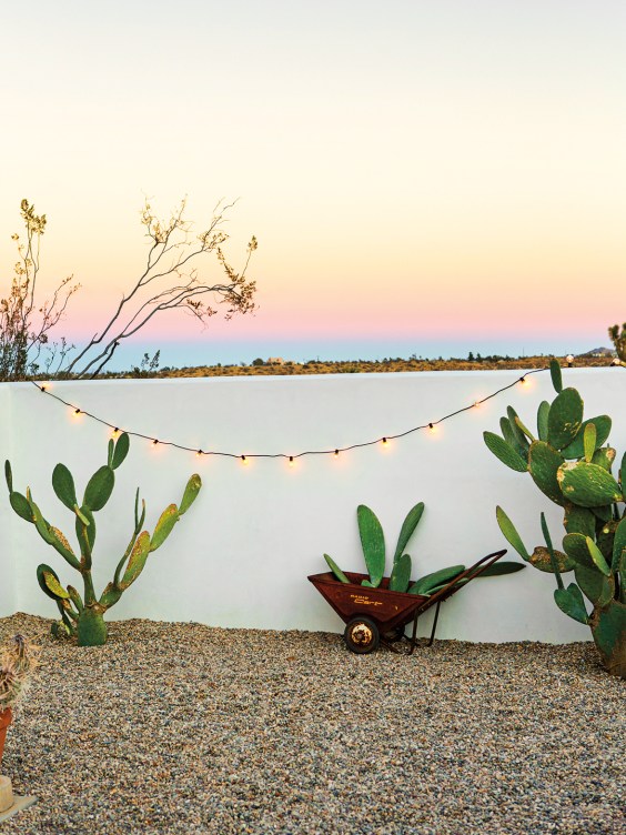 How The Block Shop Sisters Host Last-Minute Dinner Parties in Their ...