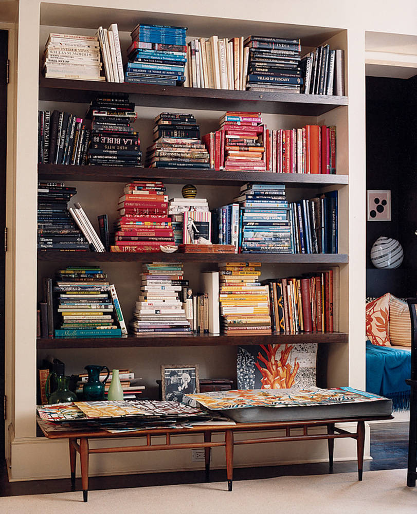 Color Coded Bookshelf Ideas | Domino