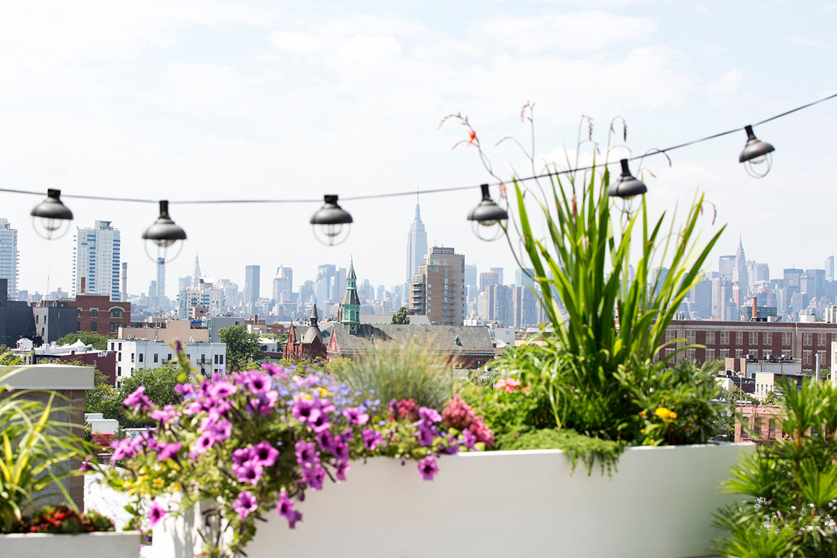 How To Entertain Well On The Tiniest Terrace | Domino