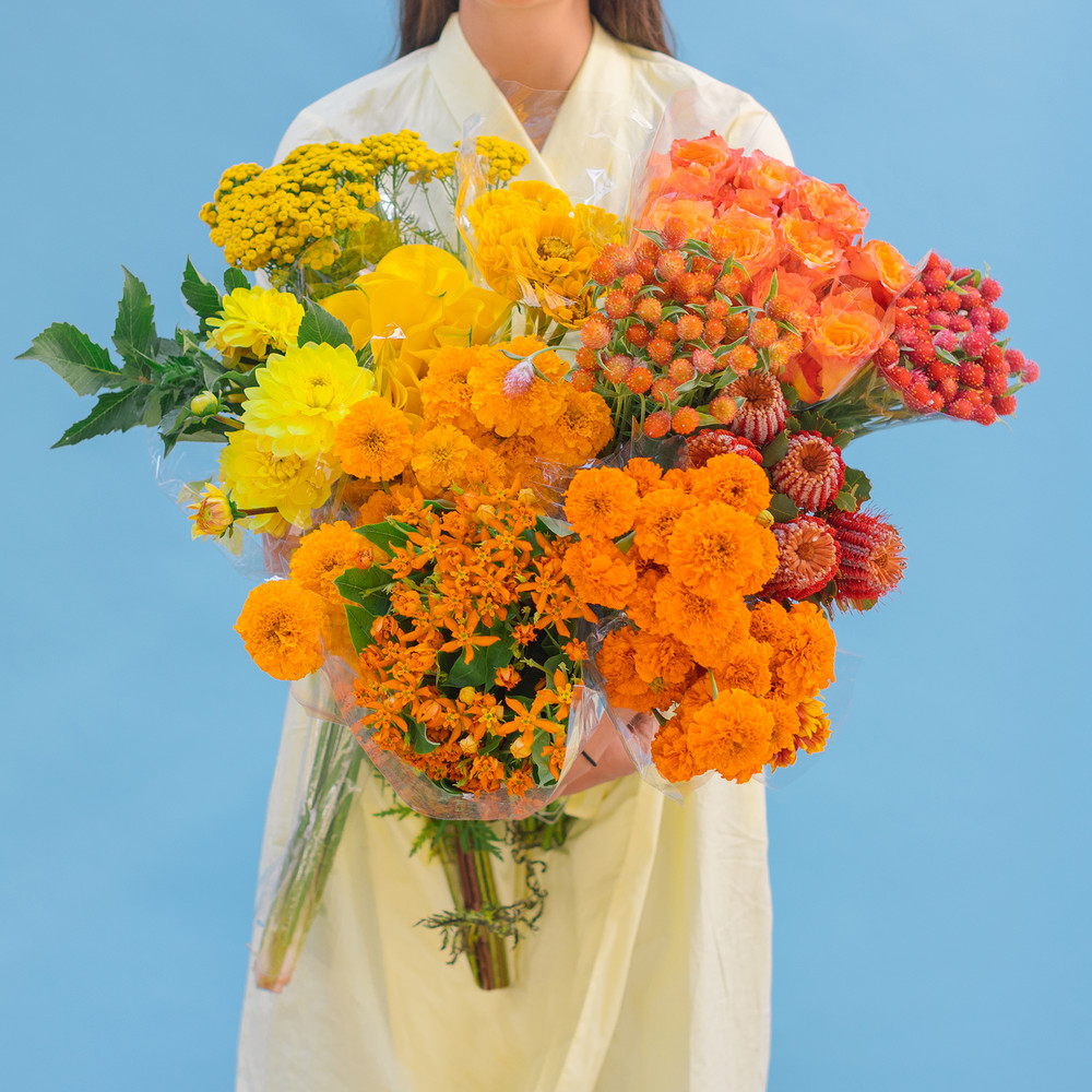 How to Make an Ombre Flower Arrangement | Domino