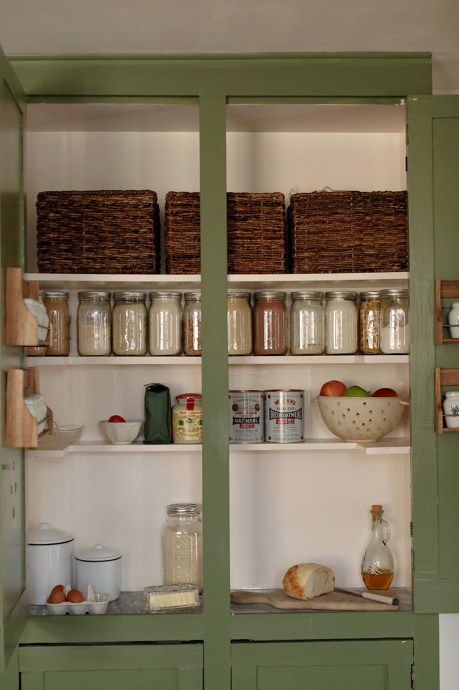 10 Antique Kitchen Cabinets That’ll Inspire You to Thrift Shop