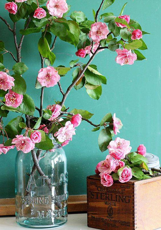 Spring Flower Arrangements | Domino