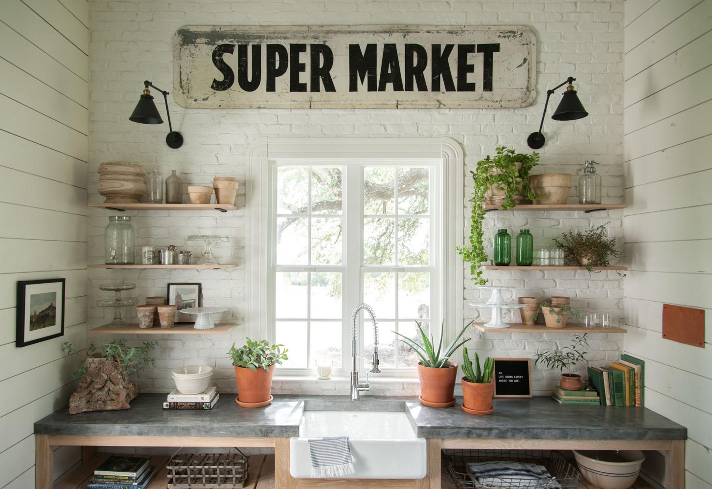 Best Farmhouse Decorating Blogs - Rustic Decor Style