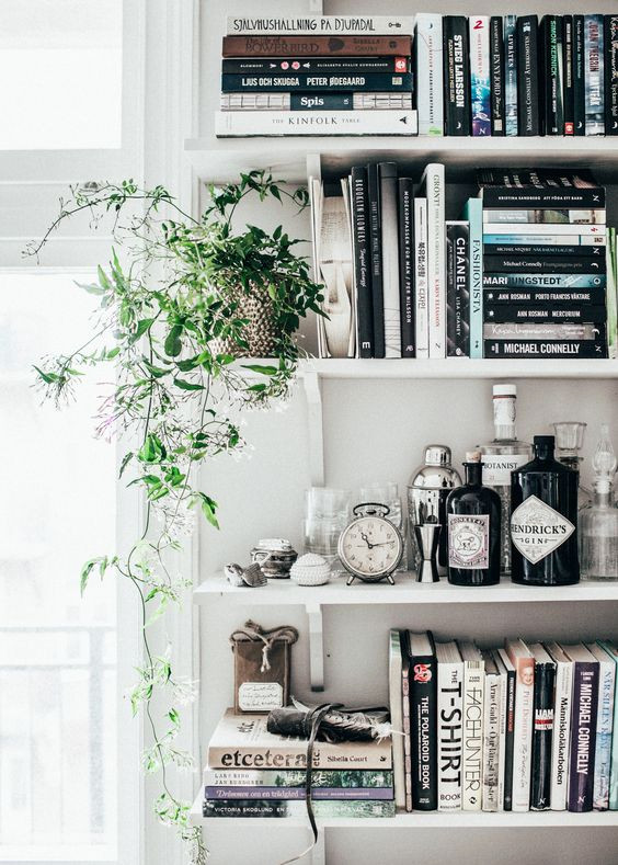 The Best Bookshelf Decor Ideas on Pinterest Right Now | Domino