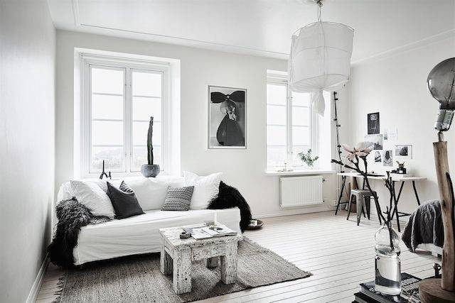 Hallway Wall Decor Ideas For The Wall Between Two Doors