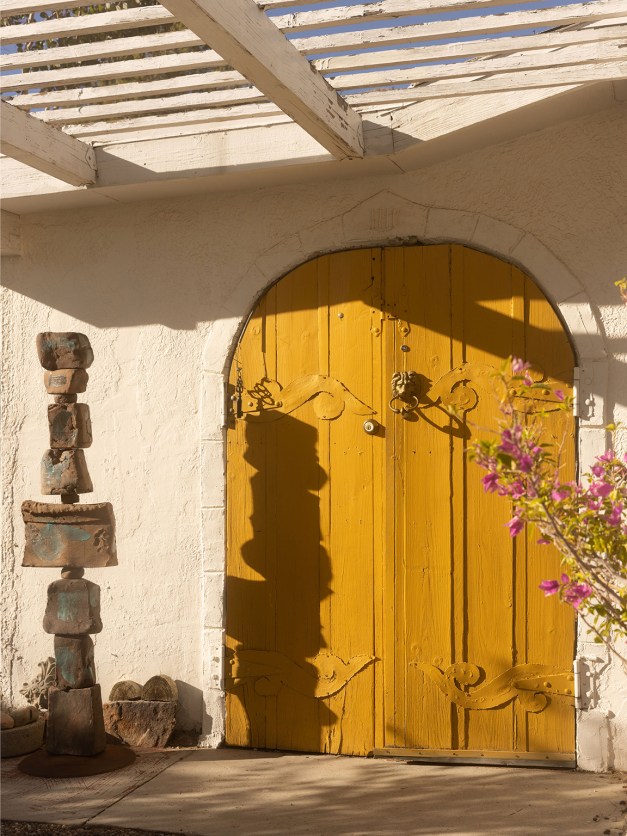 The Merchant Modern Owner’s Desert Home Is as Peaceful as it Gets