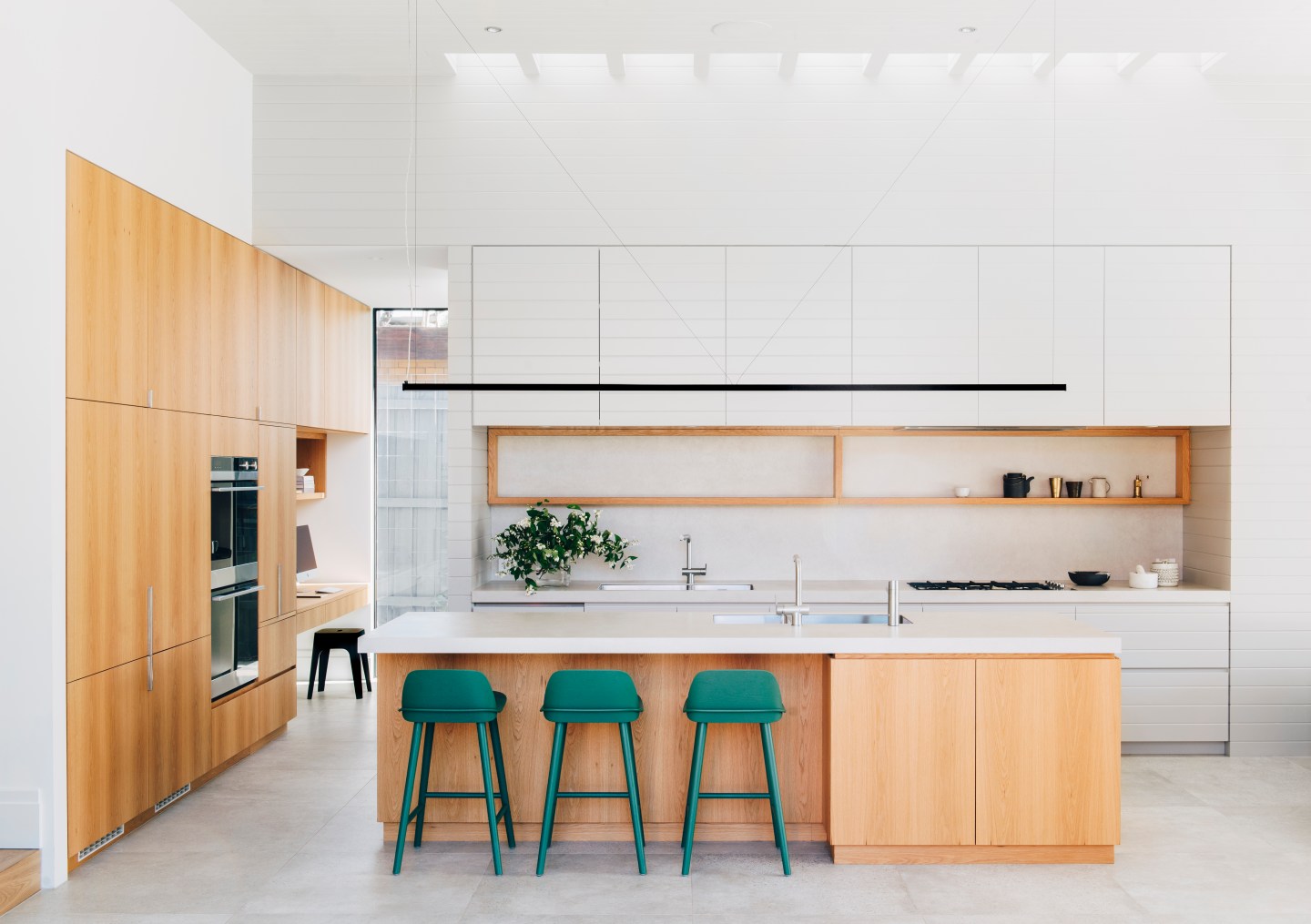 This No Hardware Trend Is the Kitchen Idea That Might Save You Money