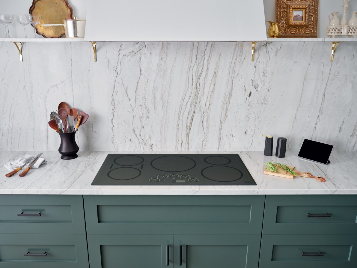 The Hestan Cue Cooktop from Café Will Make Cooking Easier in the Future