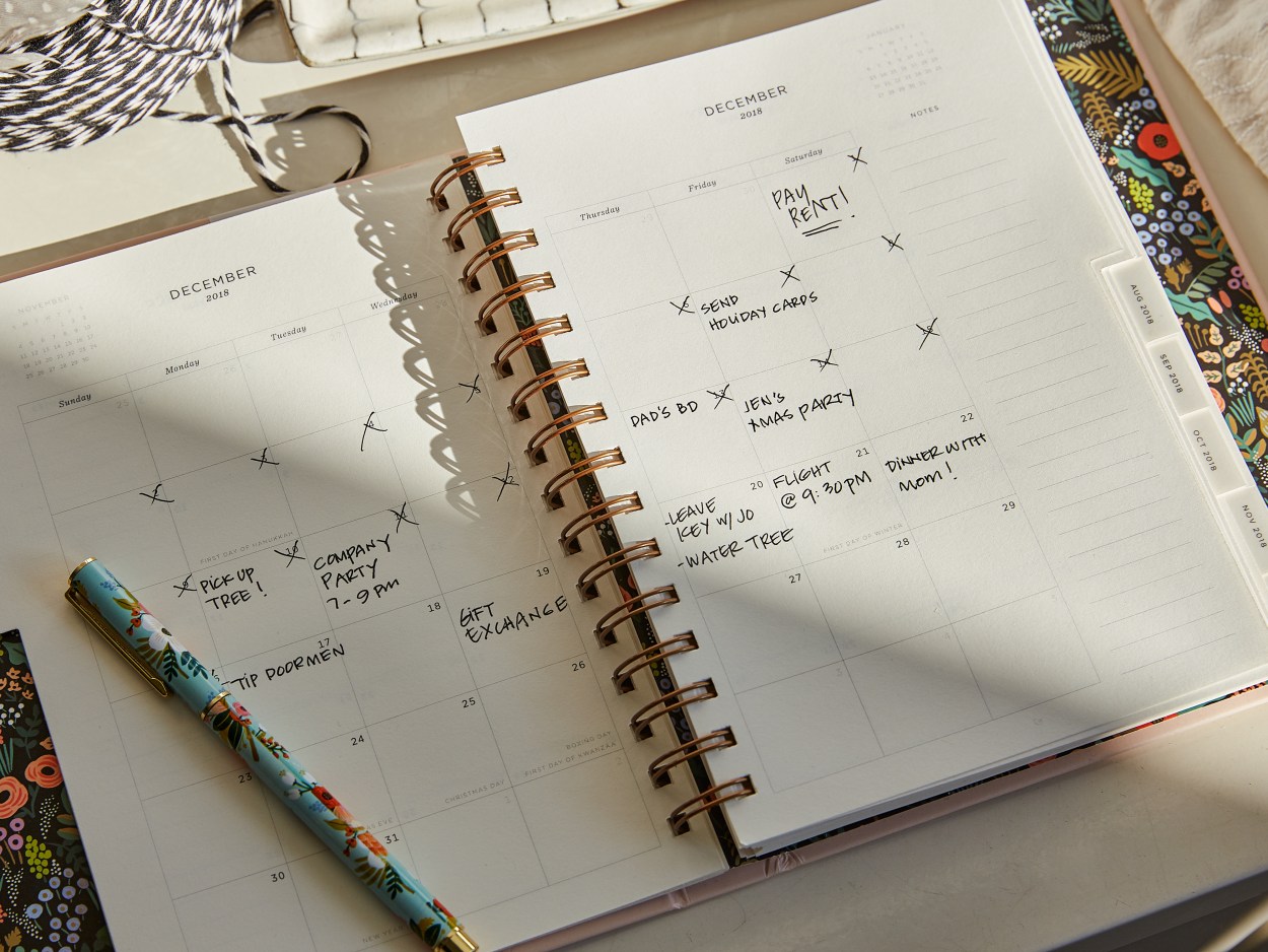 A Productivity Expert's Tips For How to Properly Plan Out Your Week