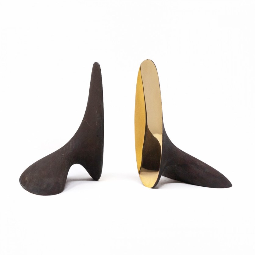 Best Modern and Design Bookends for Bookshelves