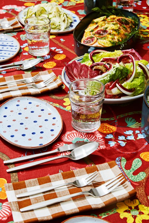 How to Host a Casual Spring Get-Together | domino