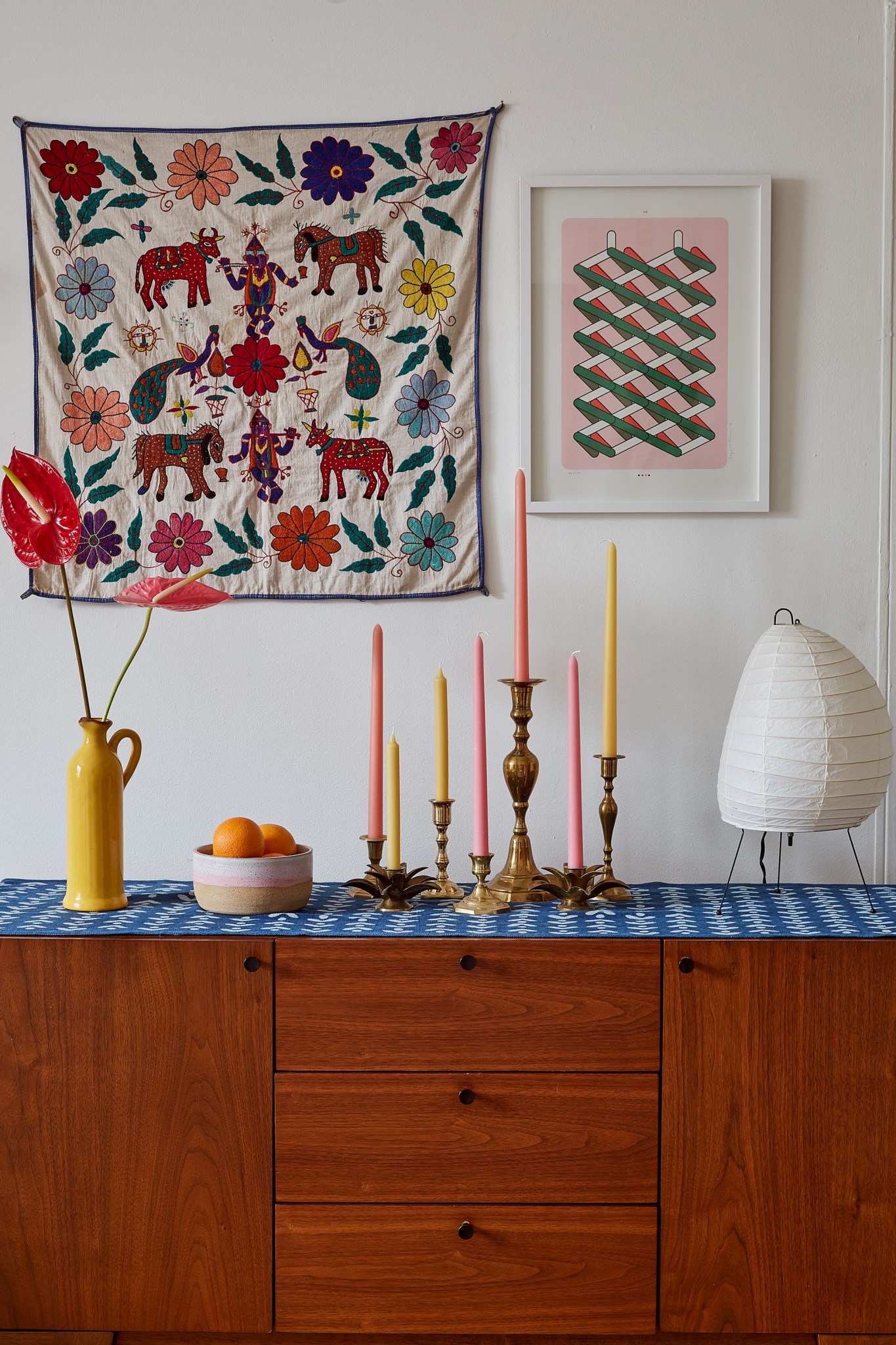 Follow These Tips for Mixing Patterns in a Living Room