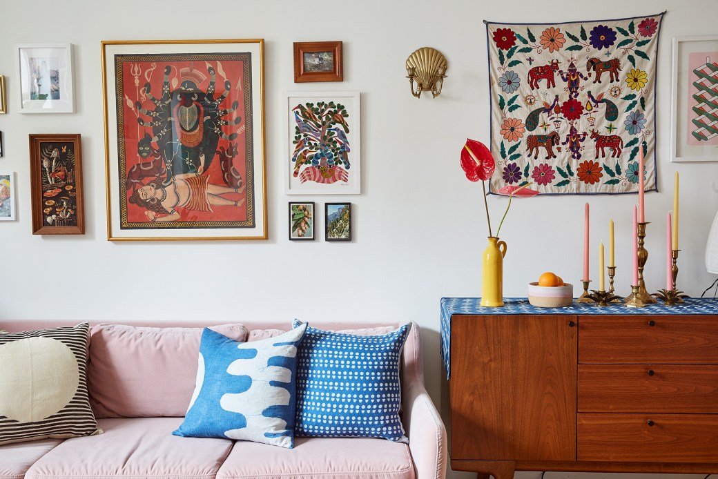 Follow These Tips for Mixing Patterns in a Living Room
