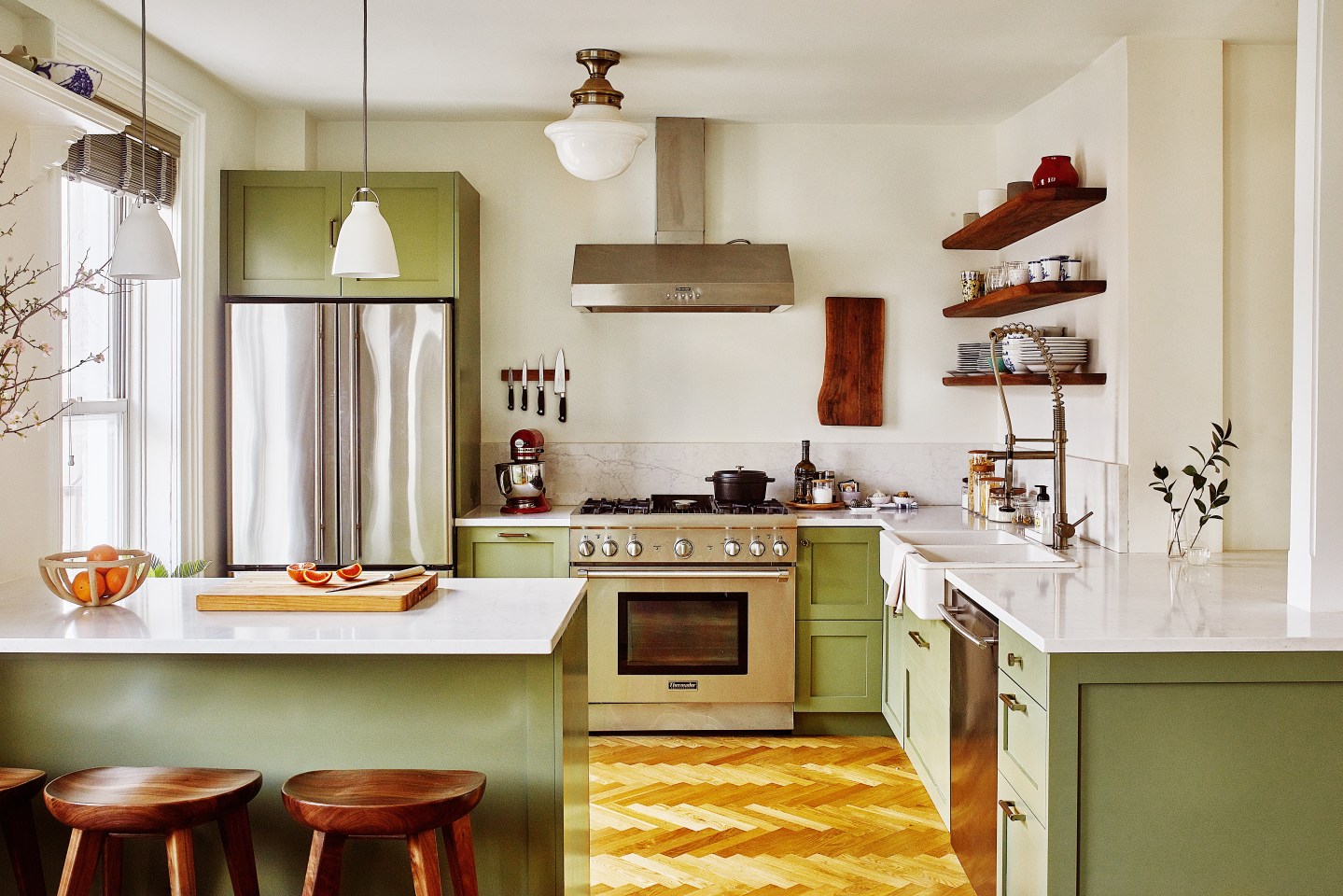 9 Avocado Green Decor Ideas That Pay Homage to the 70s