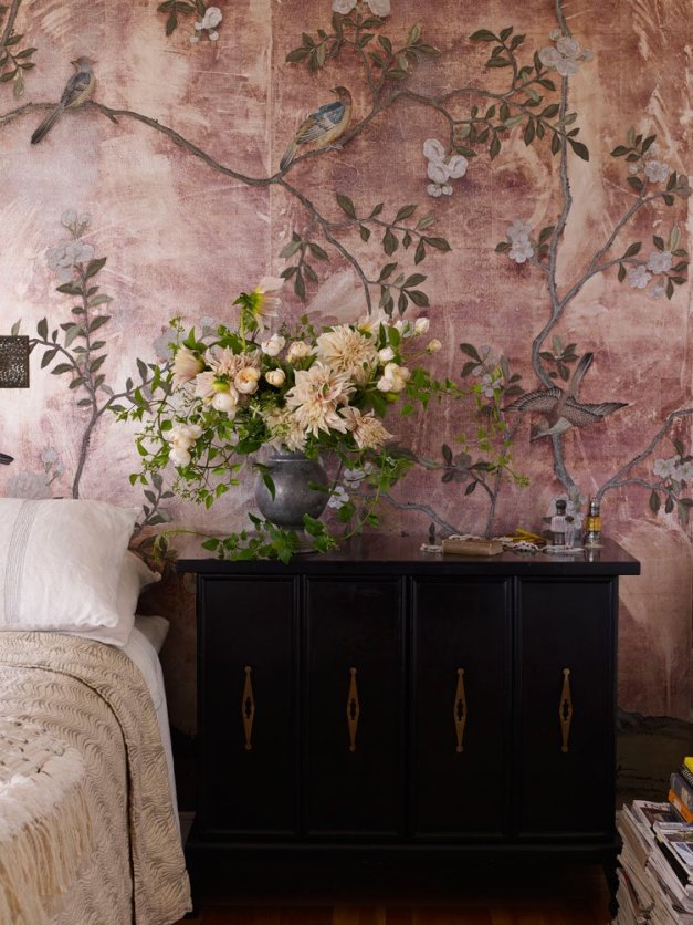 The 6 Best Animal Print Wallpapers for Your Home