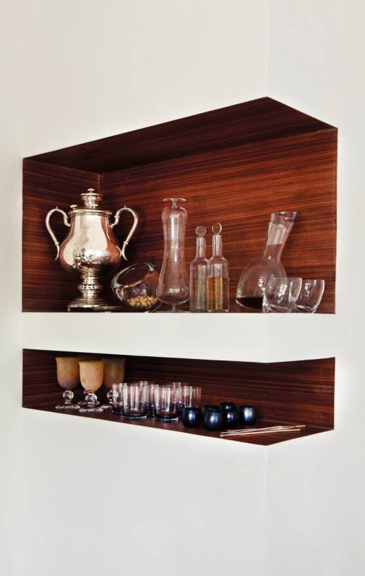 5 Ways to Decorate with Smoked Glass Accents at Home