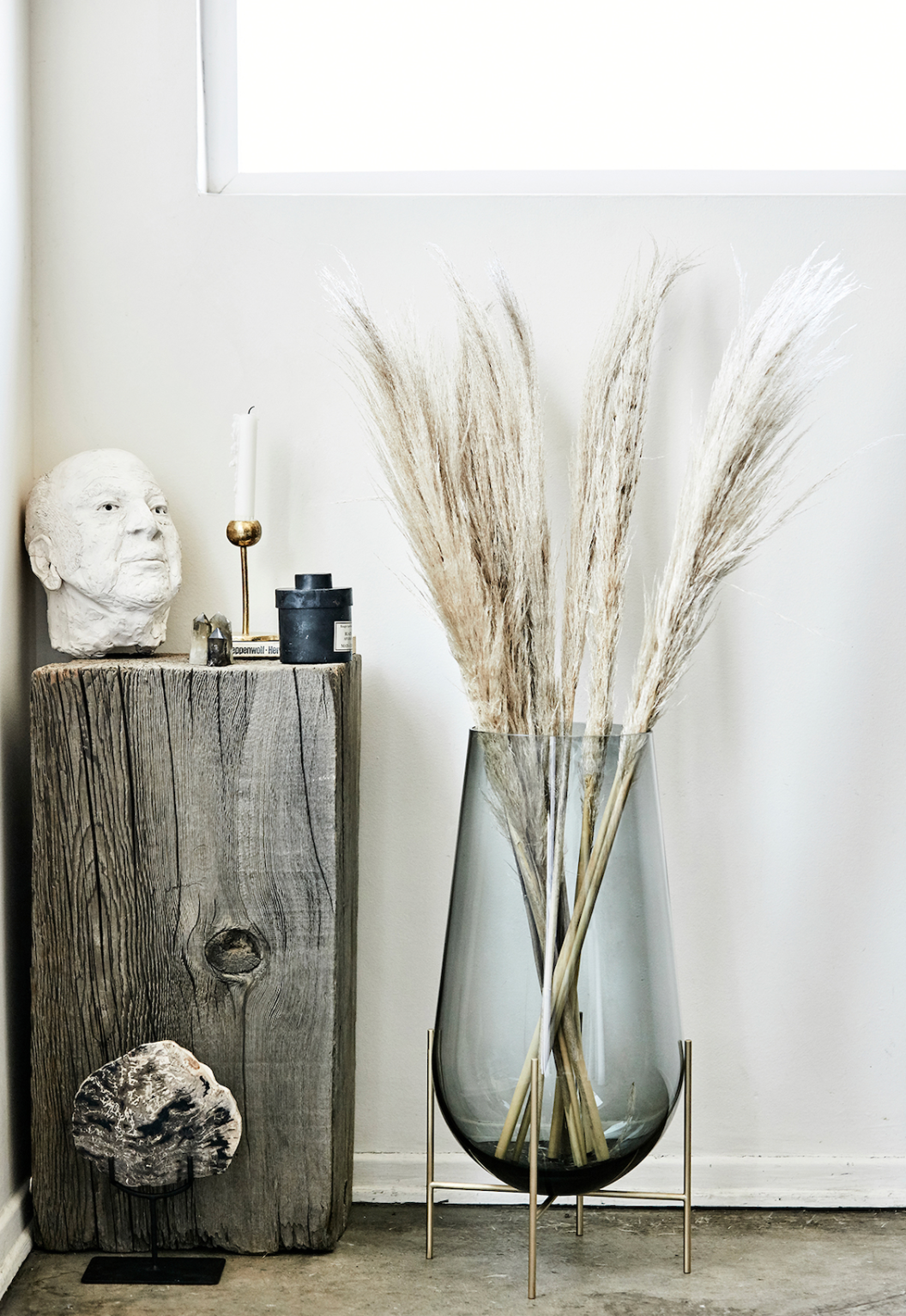 5 Ways to Decorate with Smoked Glass Accents at Home