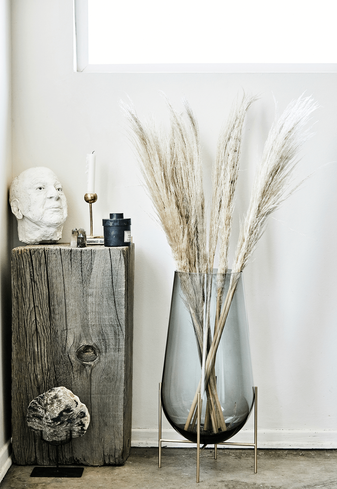 5 Ways to Decorate with Smoked Glass Accents at Home