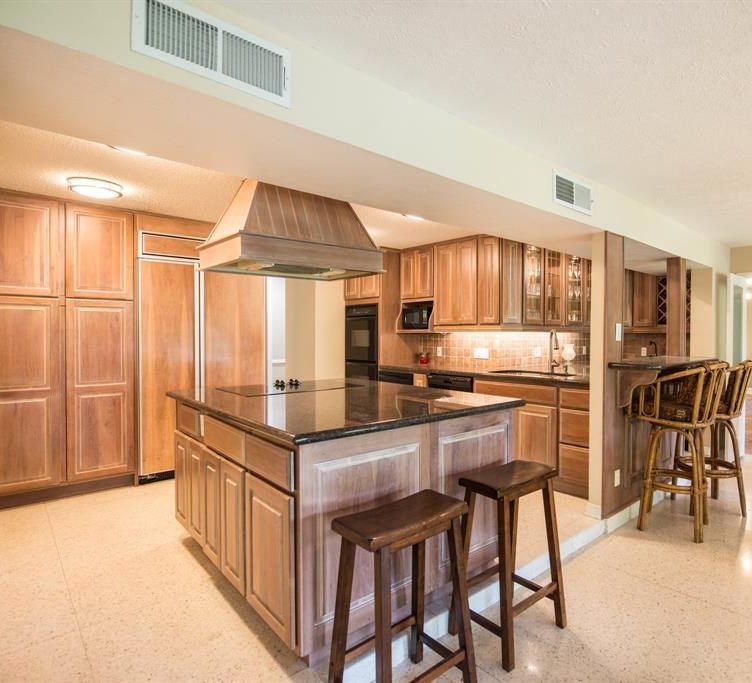 Sugar and Cloth’s Kitchen Renovation Is Making Neutral Cool Again