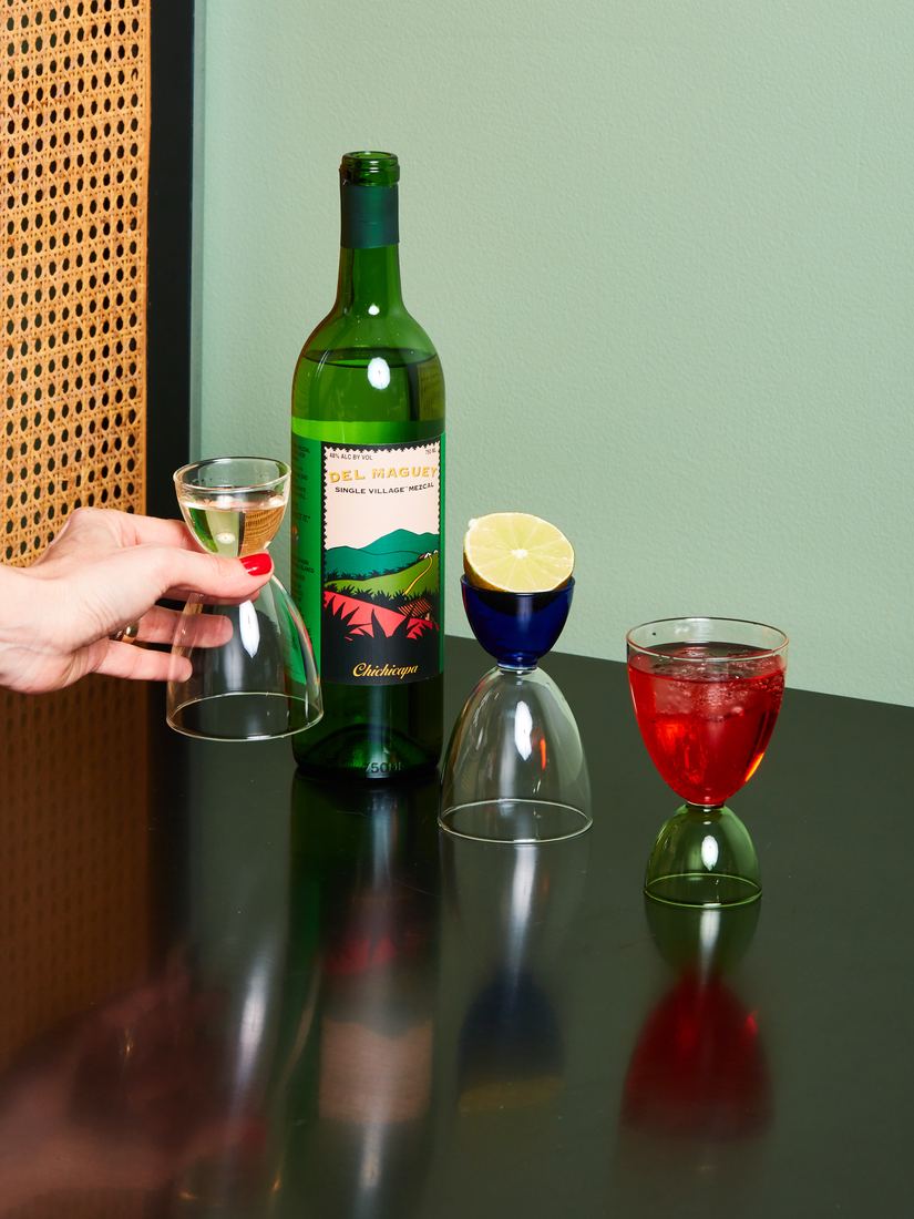 Hourglass Shapes Are Slowly But Surely Taking Over Design