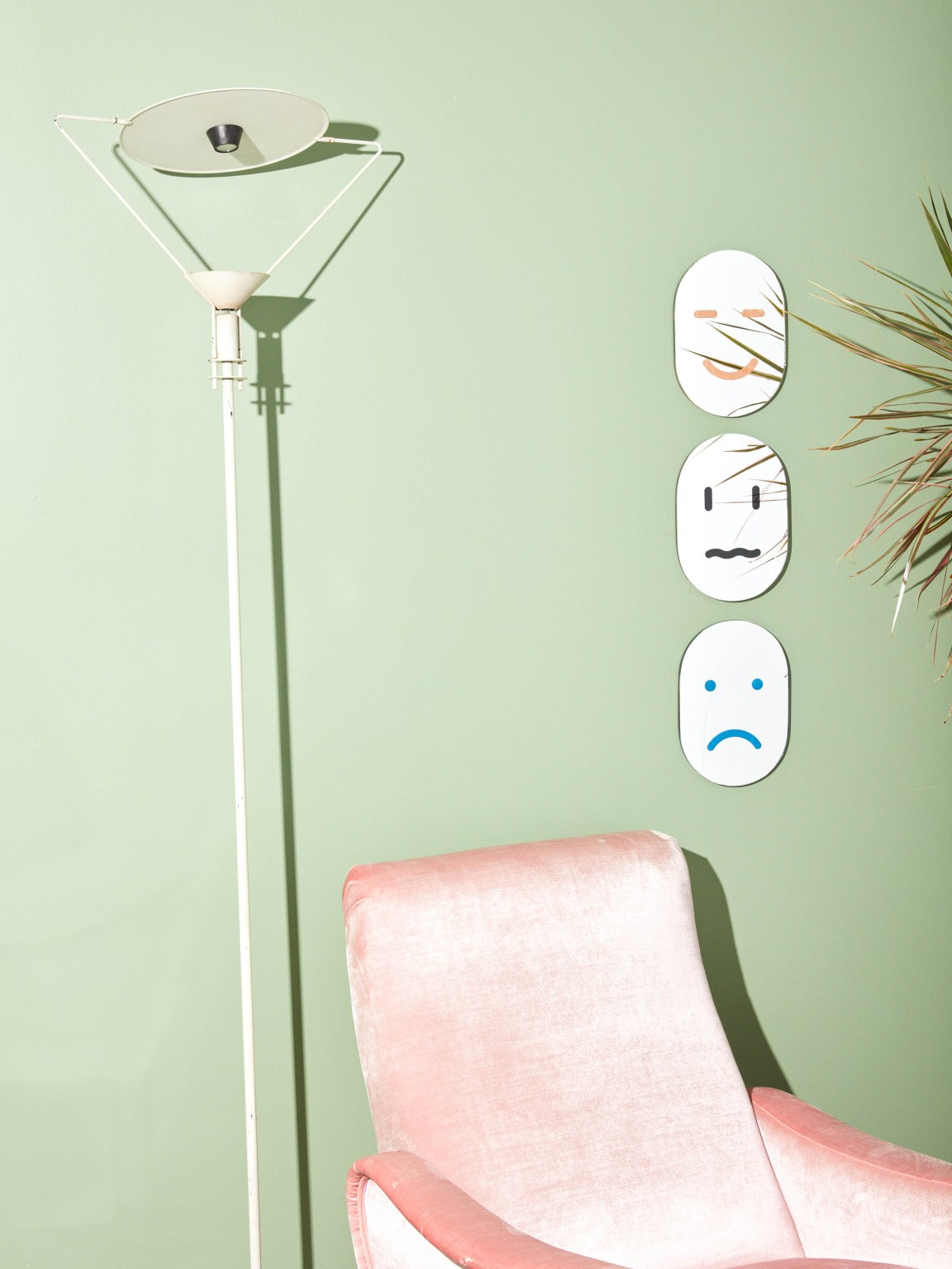 12 Abstract Mirrors That Function as Artwork