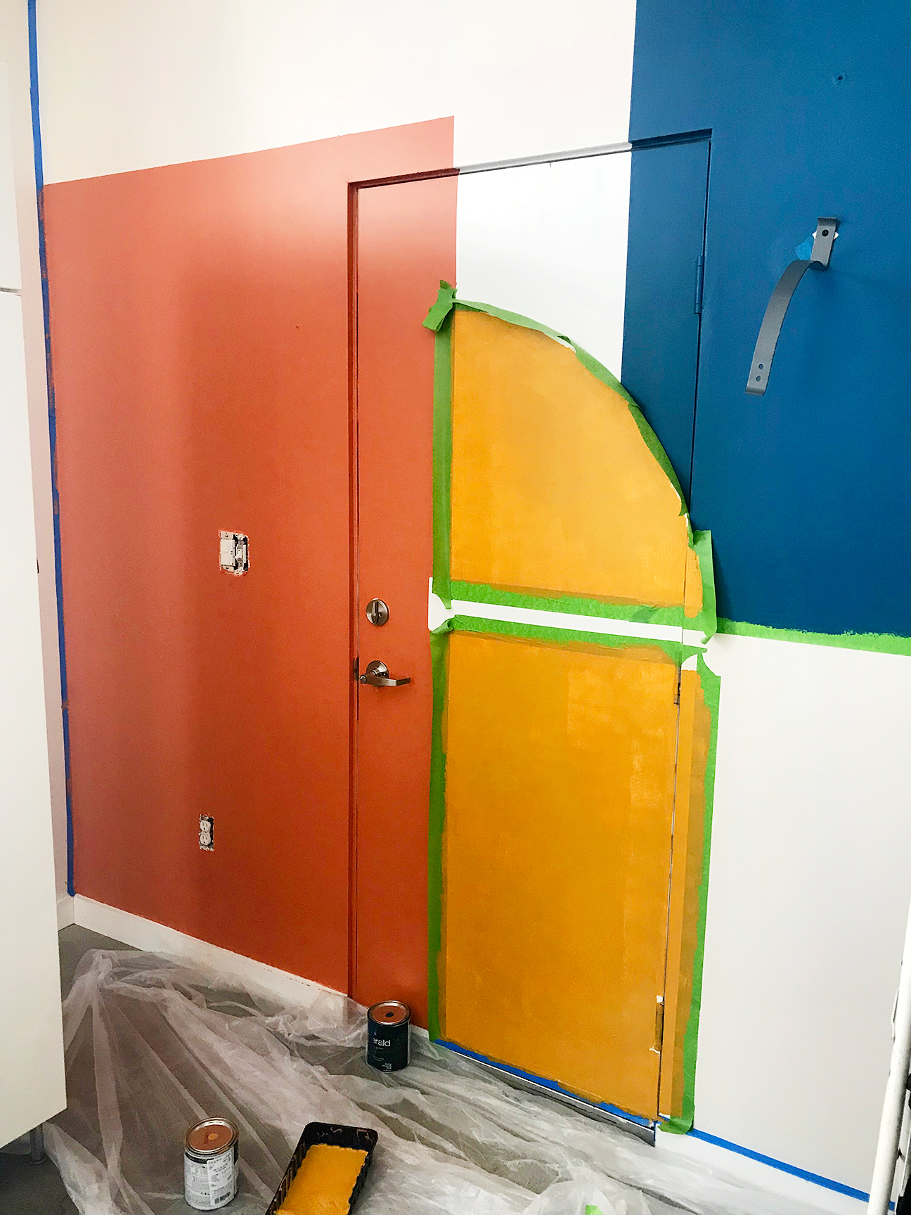 A Colorful Wall Mural Idea That’ll Inspire You to Whip Out Your Paint ...