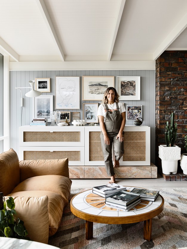 Painted Floors and Florals: This Seaside Home Steers Clear of Typical ...