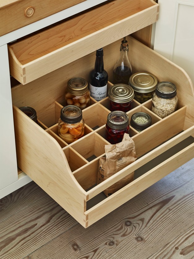 5 British Kitchen Design Tips We Learned From the Pros