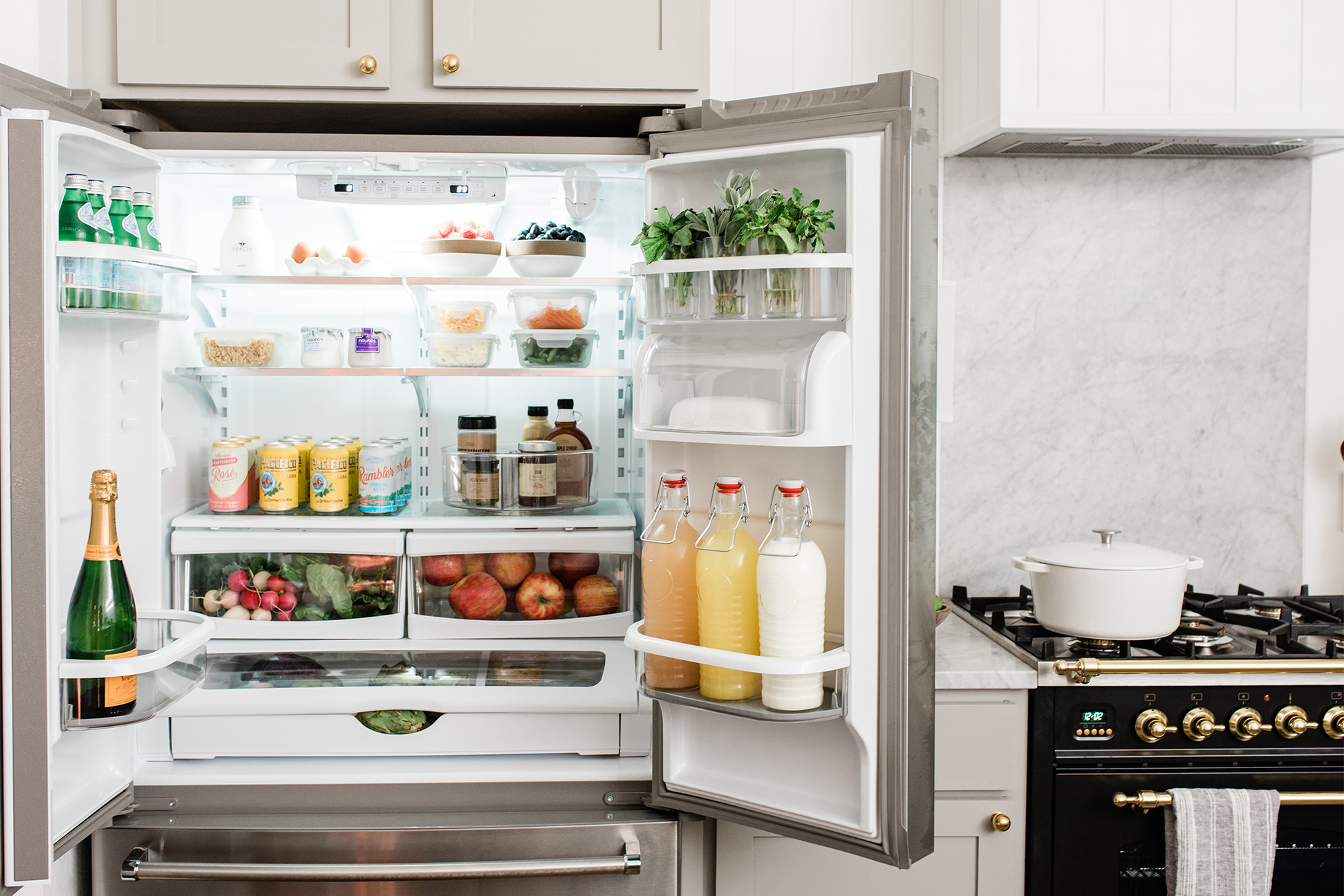 Kitchen Organization Tips to Bookmark If You Have Zero Storage