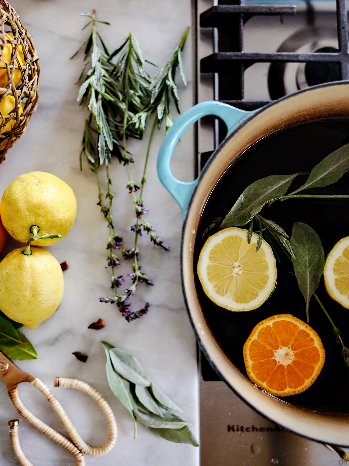 How to DIY Aromatherapy Using Pantry Staples
