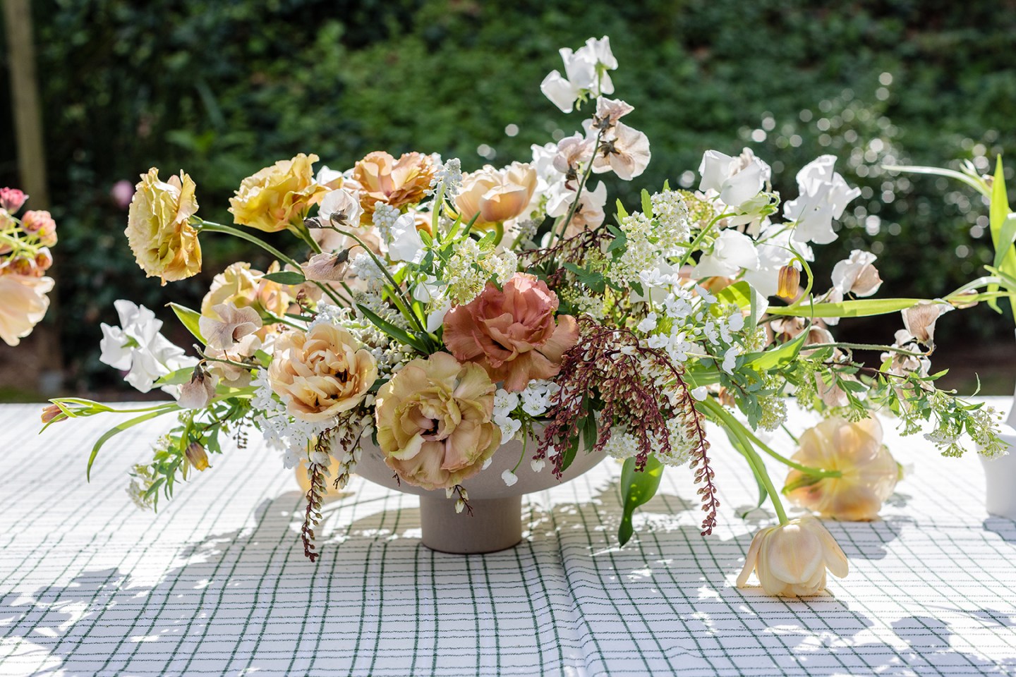 4 Spring Table Setting Ideas from a Dreamy California Lunch for Moon ...