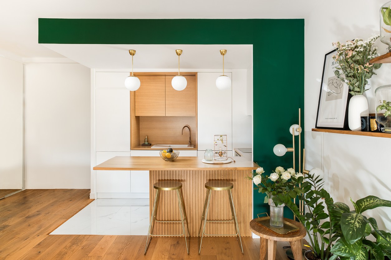 This French Architect’s Tiny Green Kitchen Is Serious Gut Reno Inspo
