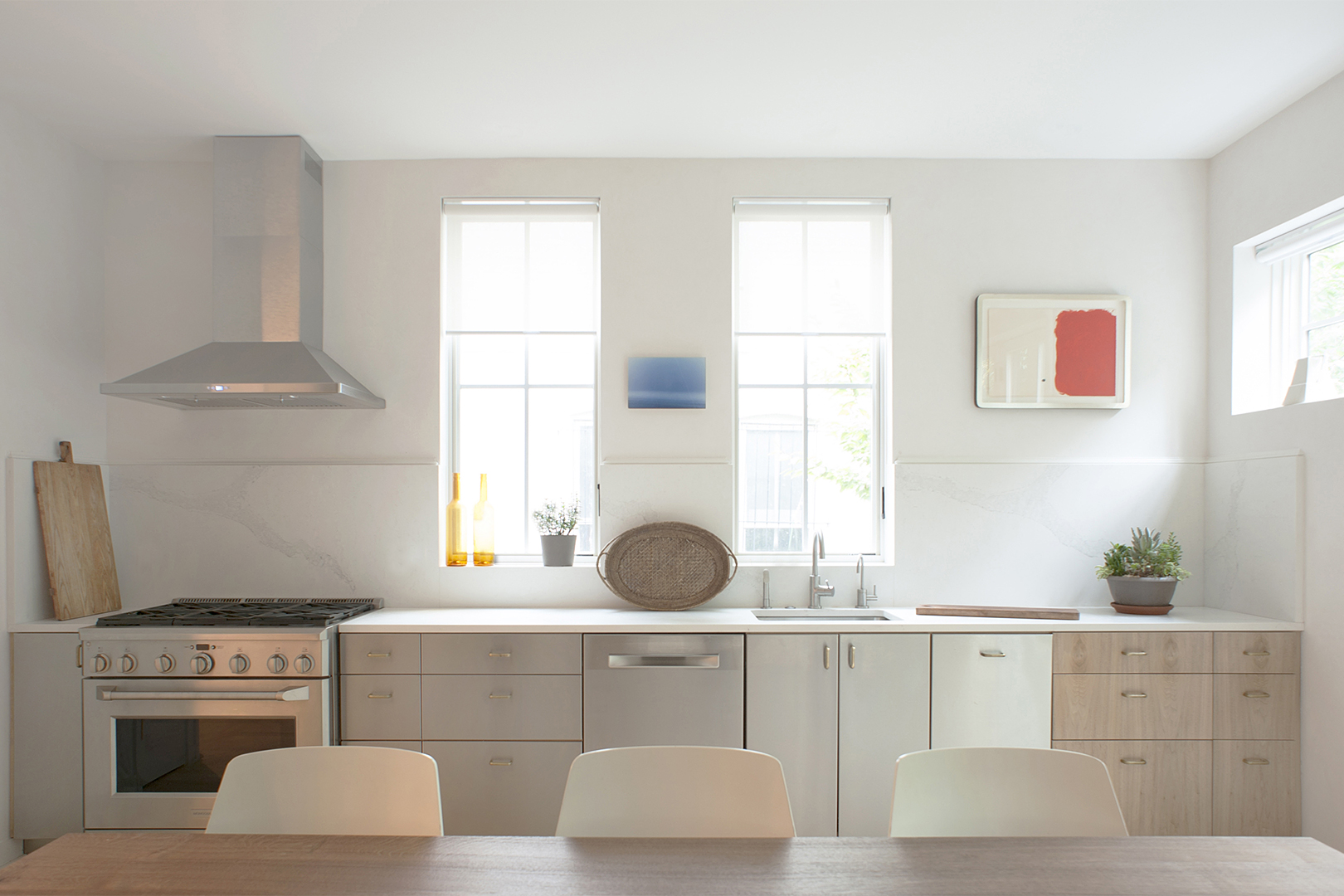 6 Metal Kitchen Cabinets That Prove Industrial Is More Versatile Than ...