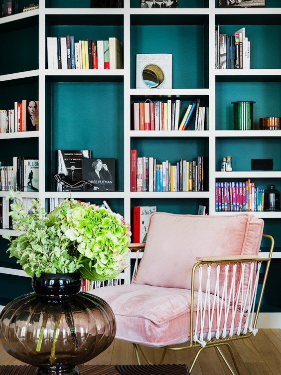 7 Painted Bookshelf Ideas You Can Easily DIY