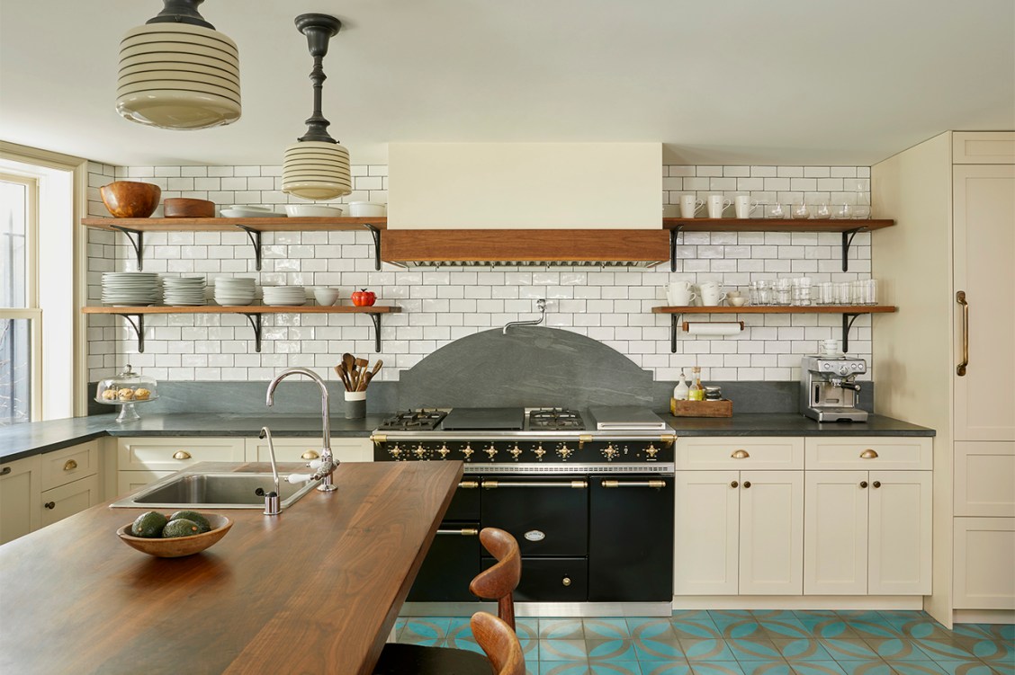 Smart Material Swaps Instantly Brightened Up This Garden-Level Kitchen