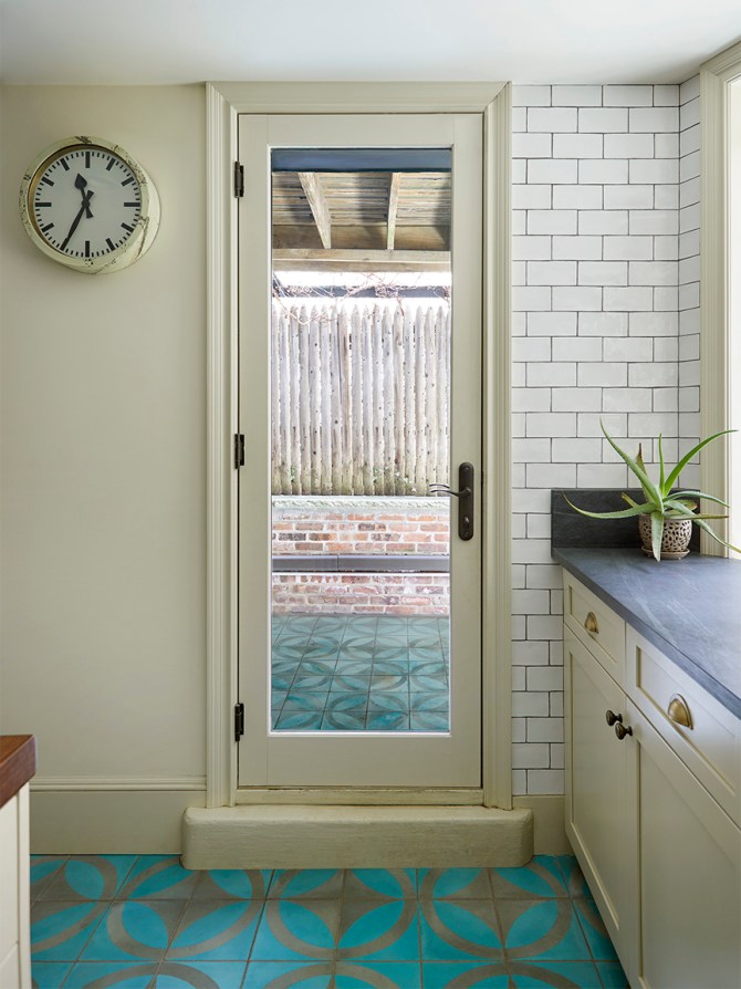 Smart Material Swaps Instantly Brightened Up This Garden-Level Kitchen