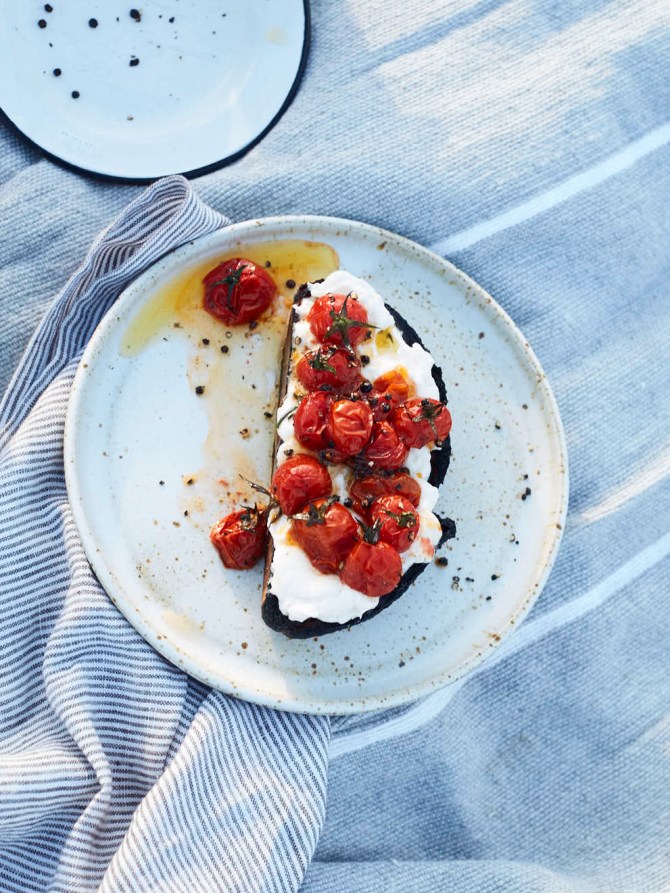 How to Keep Drinks Cold This Summer | Domino